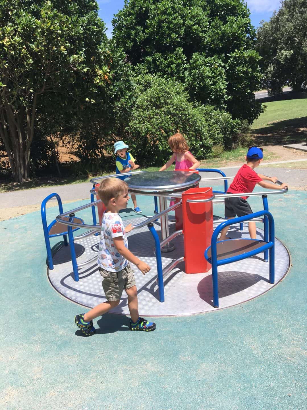 Takapuna Beach Playground – Otborond