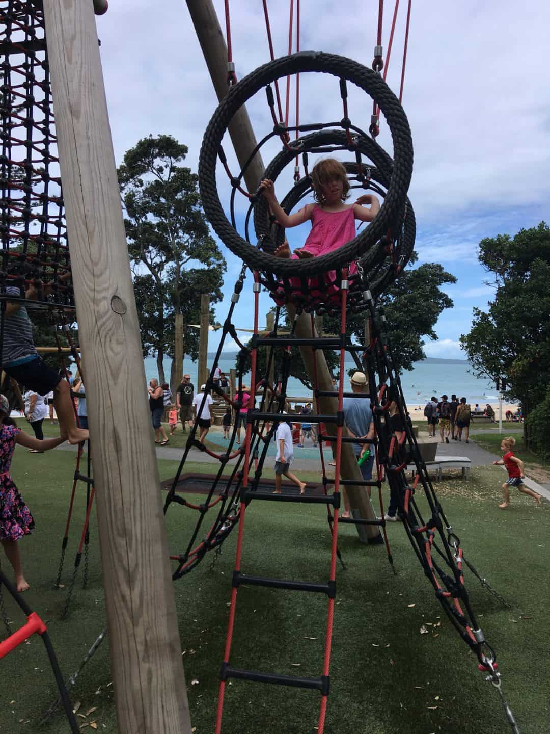 Takapuna Beach Playground – Otborond